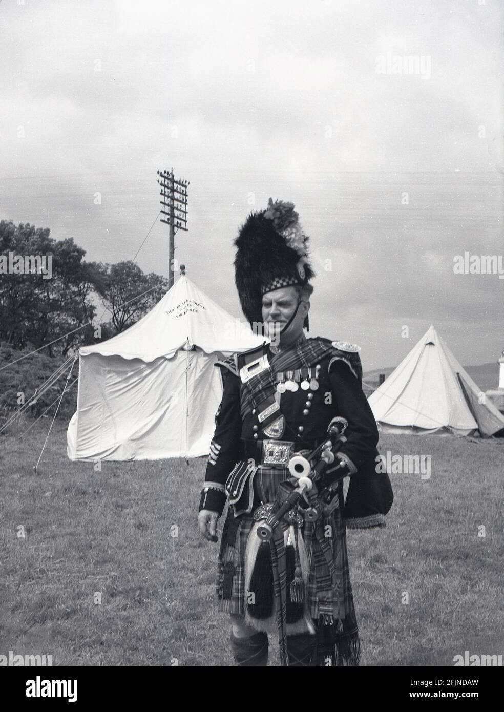 Scottish uniform hi-res stock photography and images - Alamy