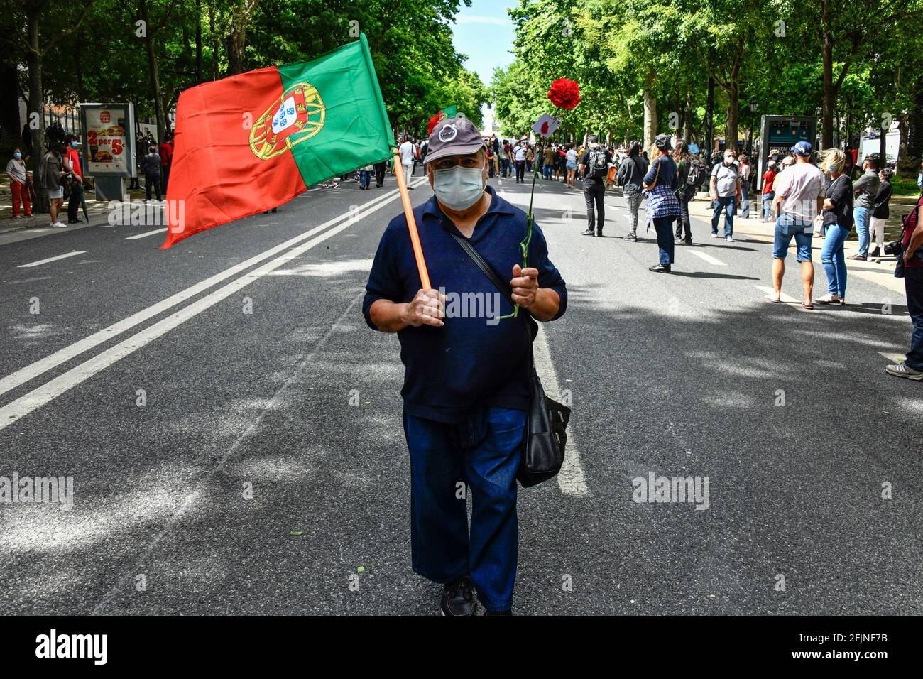 Carnation revolution lisbon 1974 hi-res stock photography and images ...