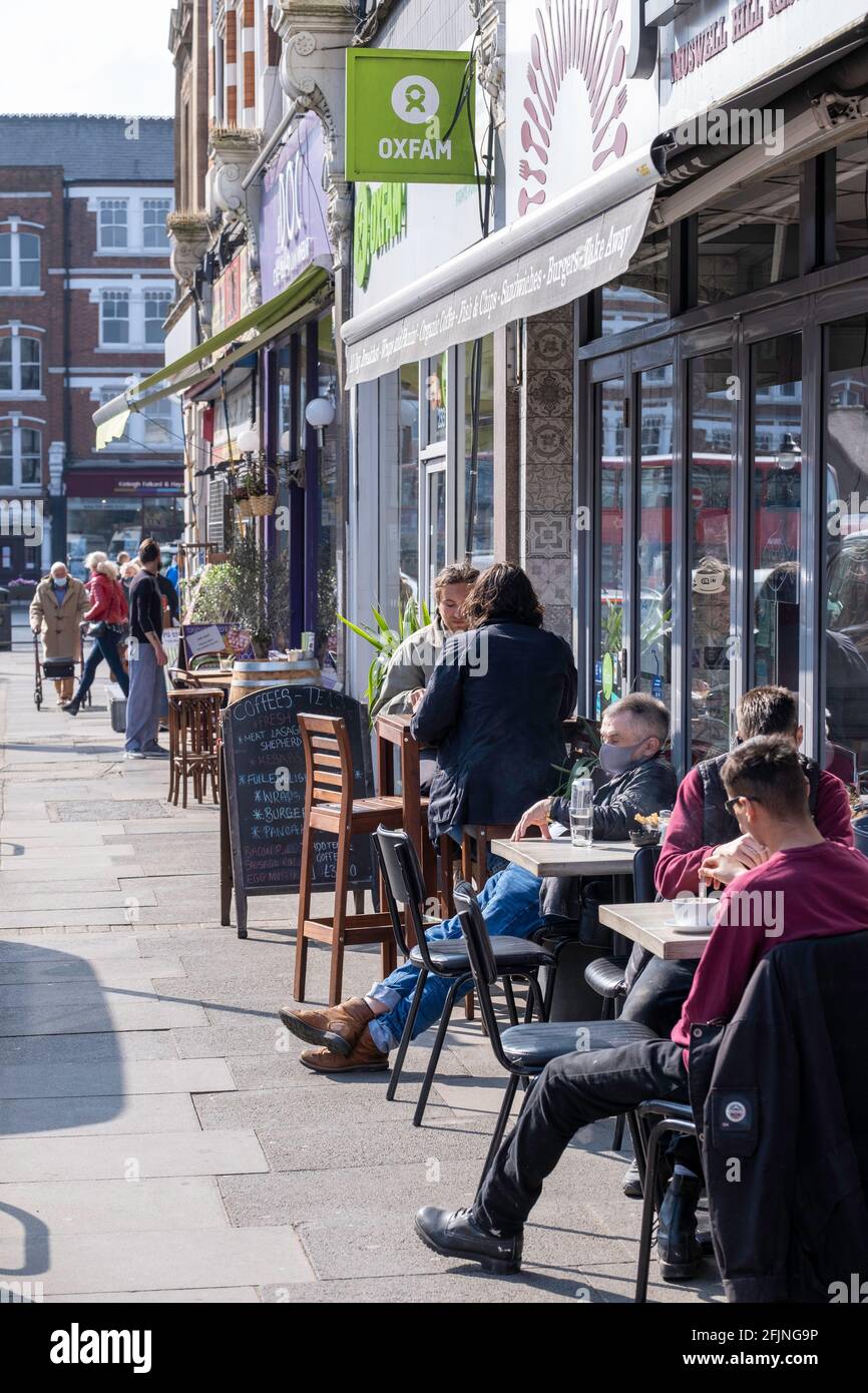 Muswell hill high street hi-res stock photography and images - Alamy