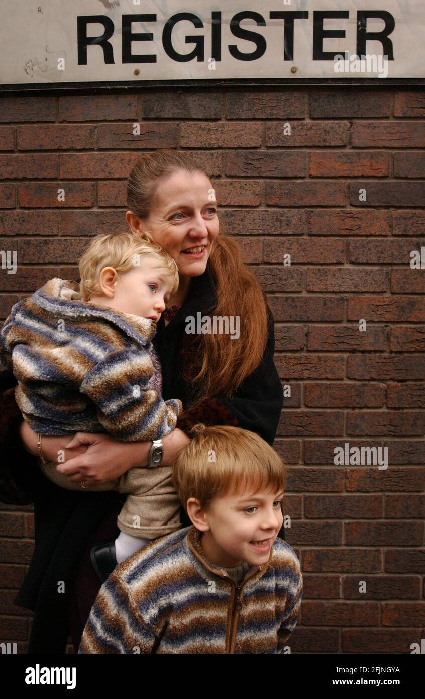 Diane blood with her two sons joel hi-res stock photography and images ...