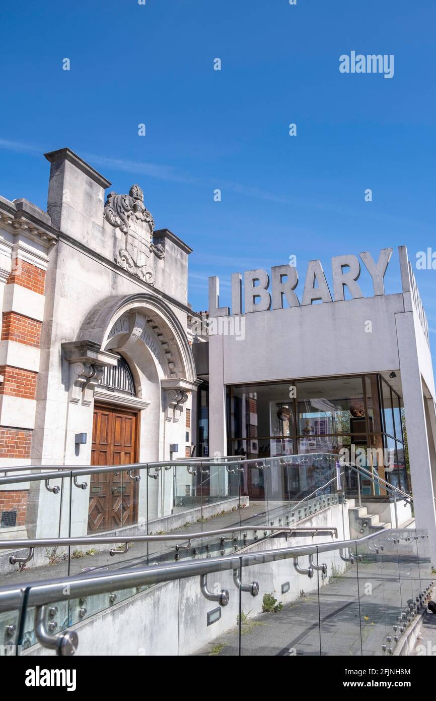 Thornton Heath Library, London, United Kingdom Stock Photo - Alamy