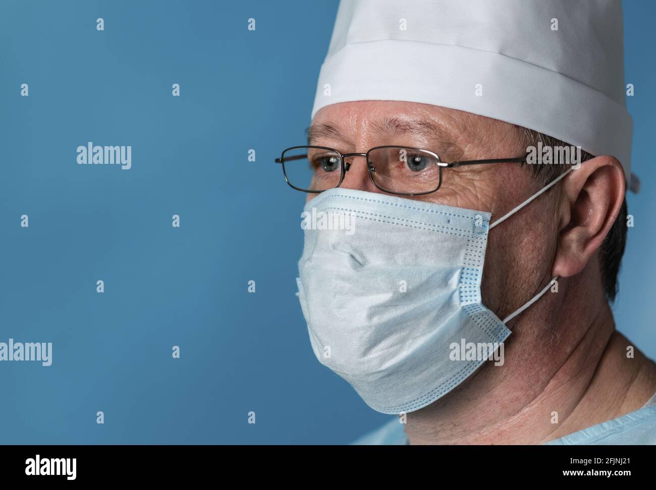 Hospital gown man hi-res stock photography and images - Alamy
