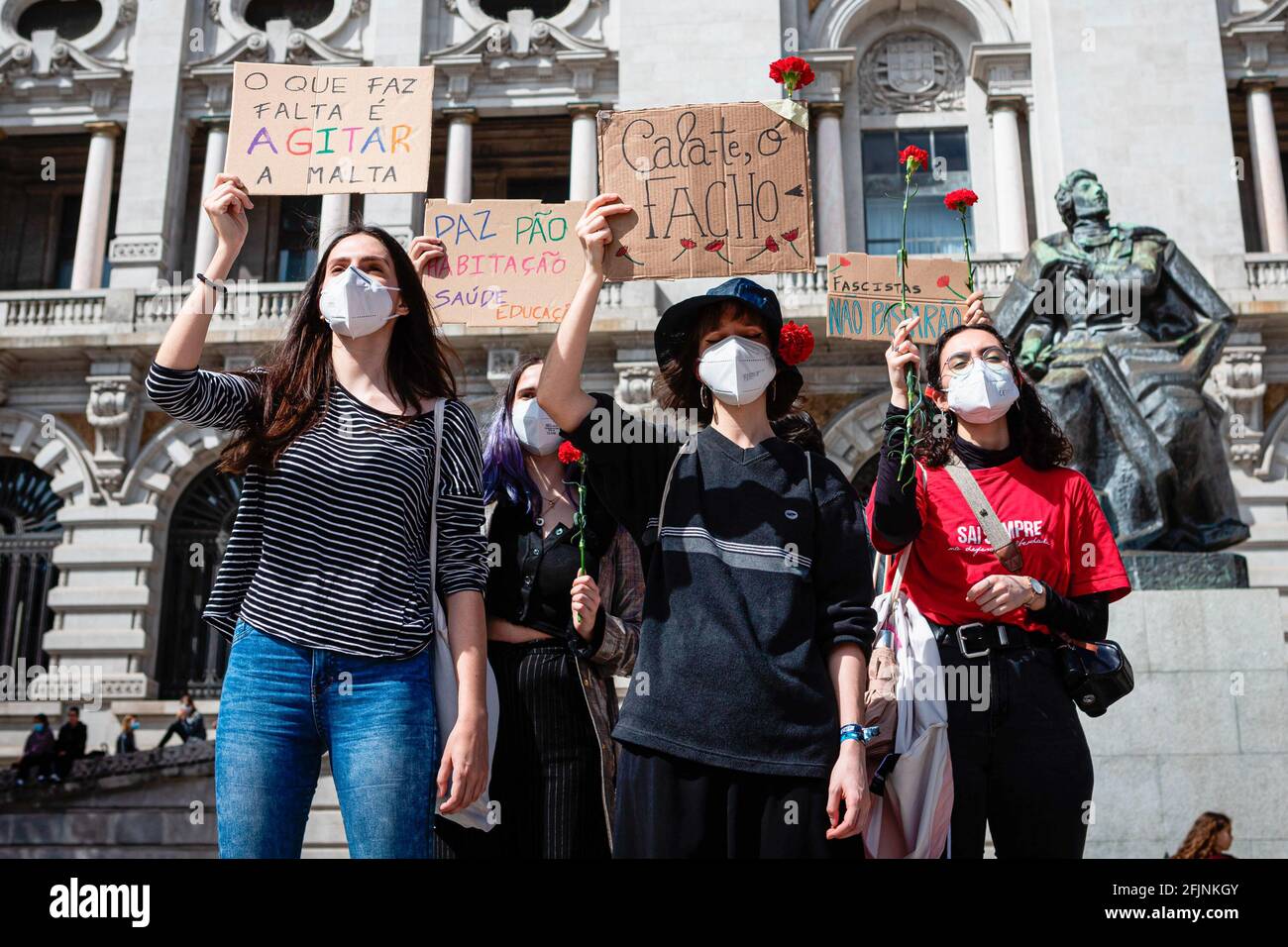 Porto, Portugal. 25th Apr, 2021. A group of girls wearing face masks ...