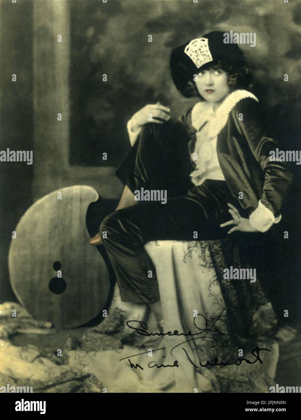 Mack Sennett Bathing Beauty and Comedienne MARIE PREVOST signed ...