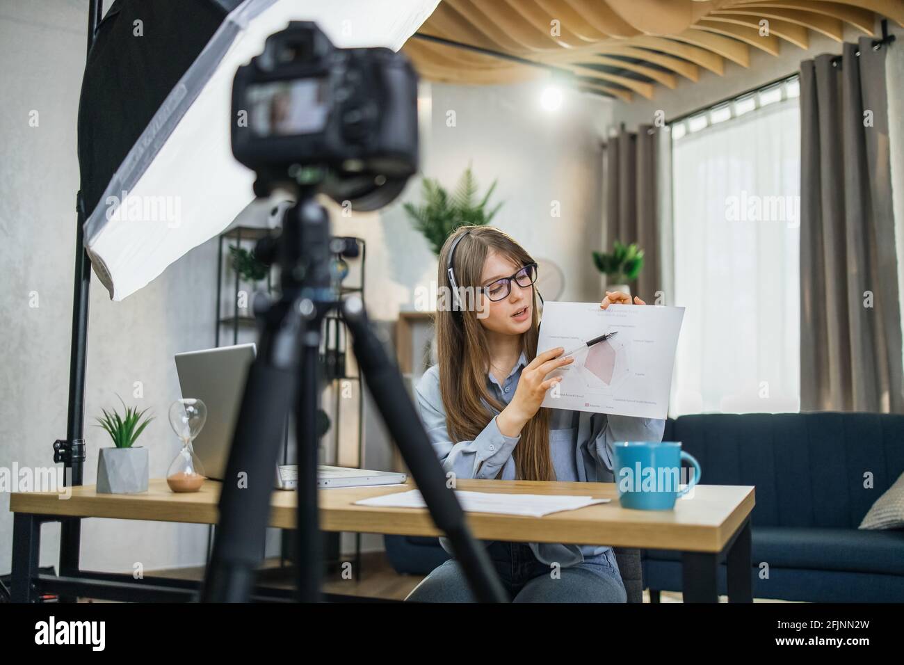 Social Speaker High Resolution Stock Photography and Images - Alamy