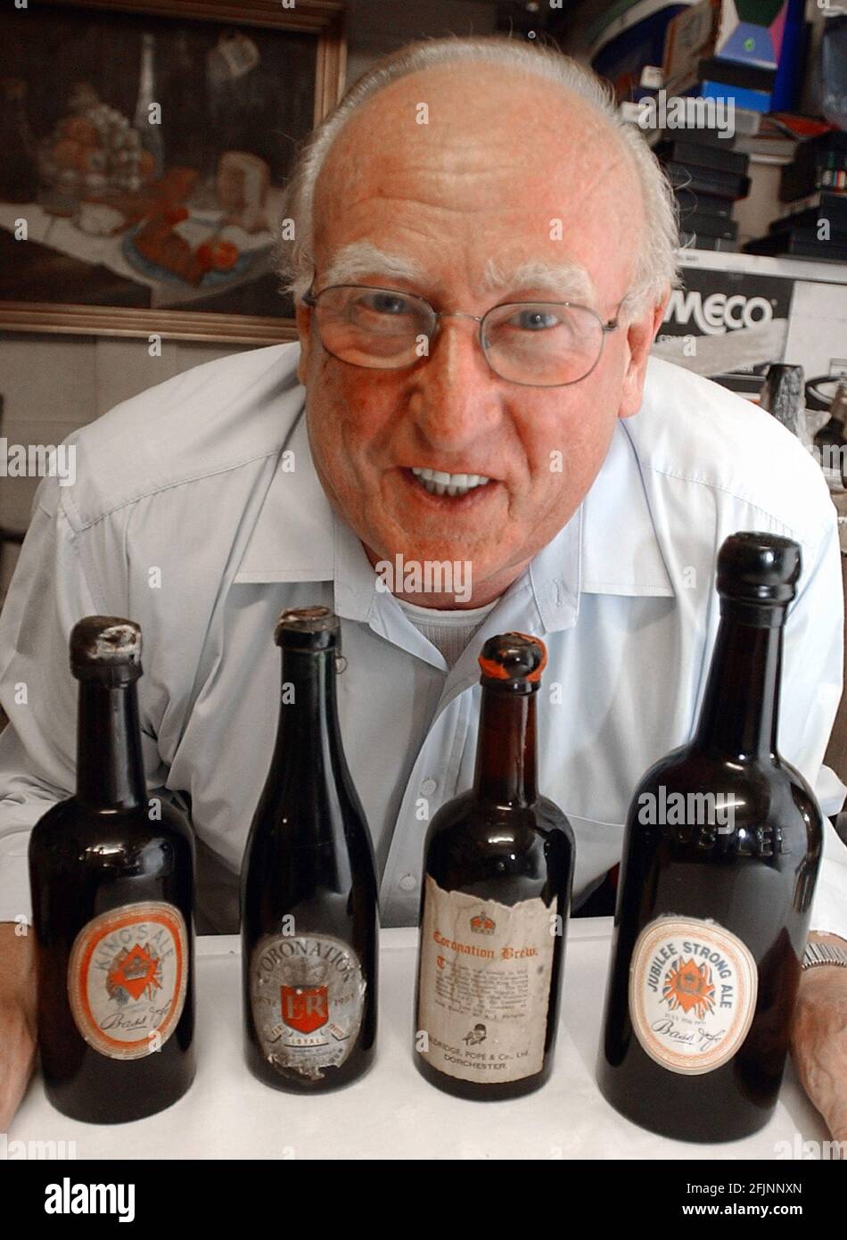 EX LANDLORD TERRY LITTLE FROM PORTSMOUTH WITH HIS JUBILEE ALES LEFT TO ...