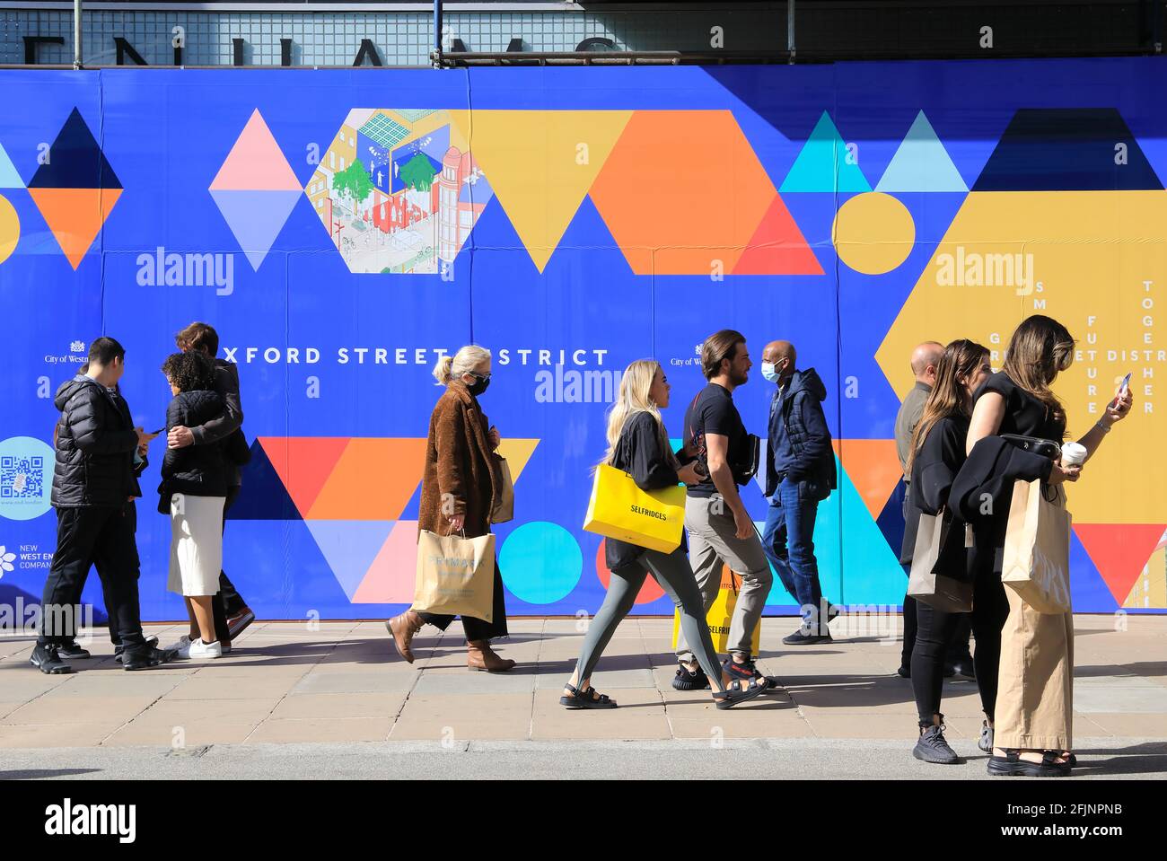 Oxford Street reopen and busy with shoppers on the the 2nd weekend ...