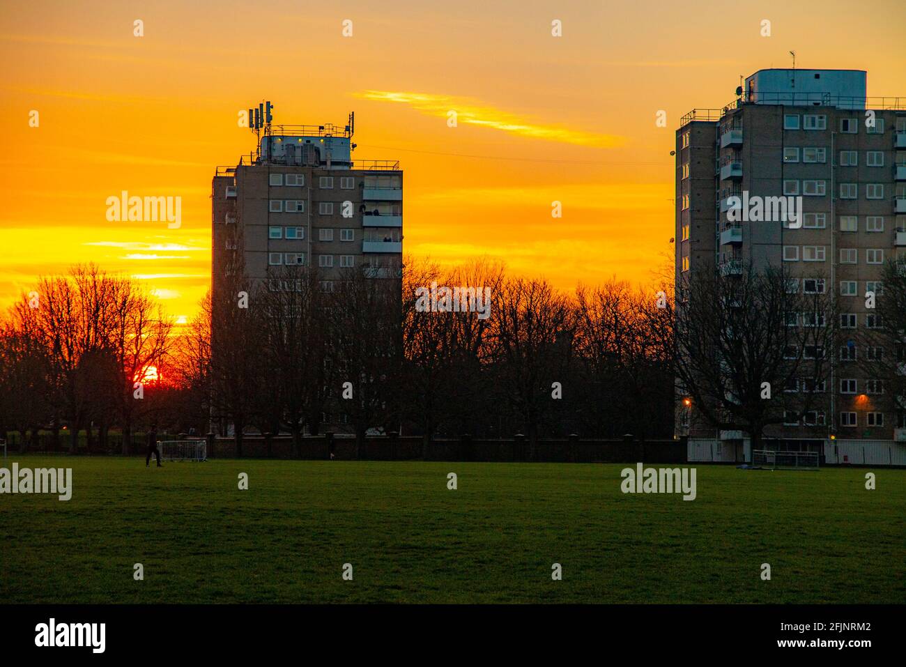 Silhouetted tower blocks hi-res stock photography and images - Alamy