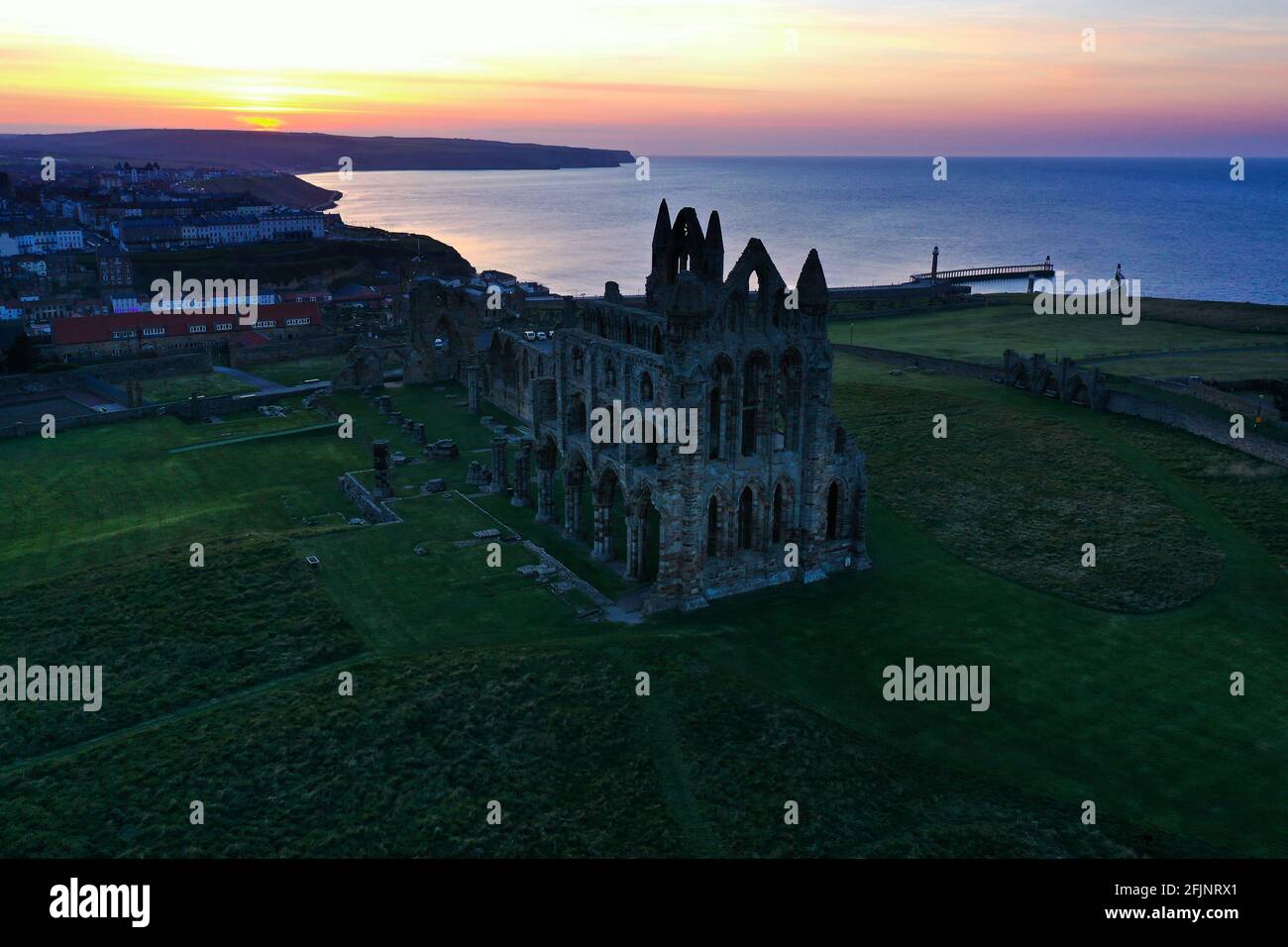 Abbey sunset ruins architecture hi-res stock photography and images - Alamy