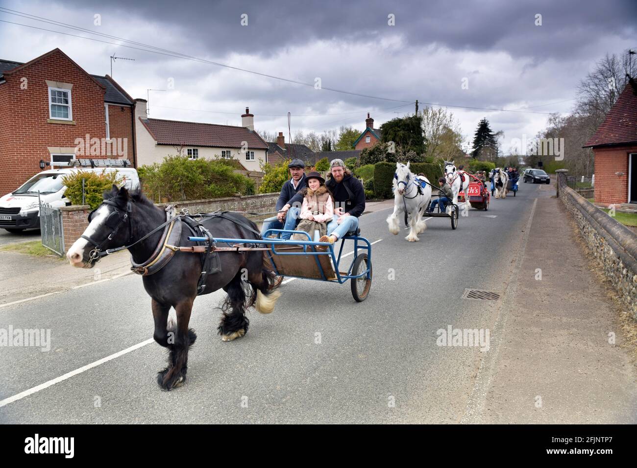Horse drawn carts hi-res stock photography and images - Alamy