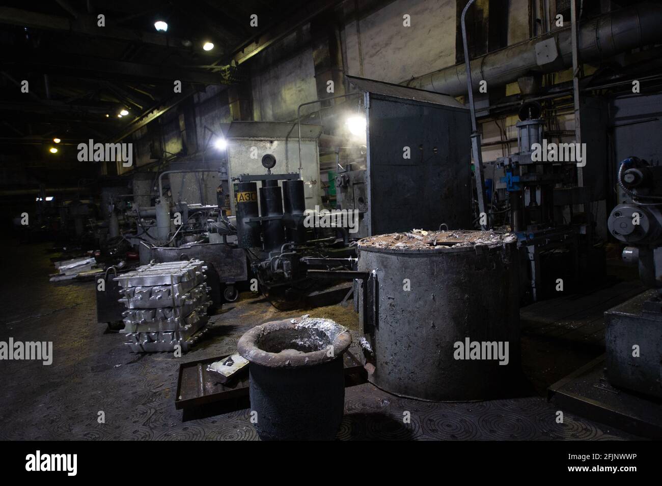 Outdated facilities hi-res stock photography and images - Alamy