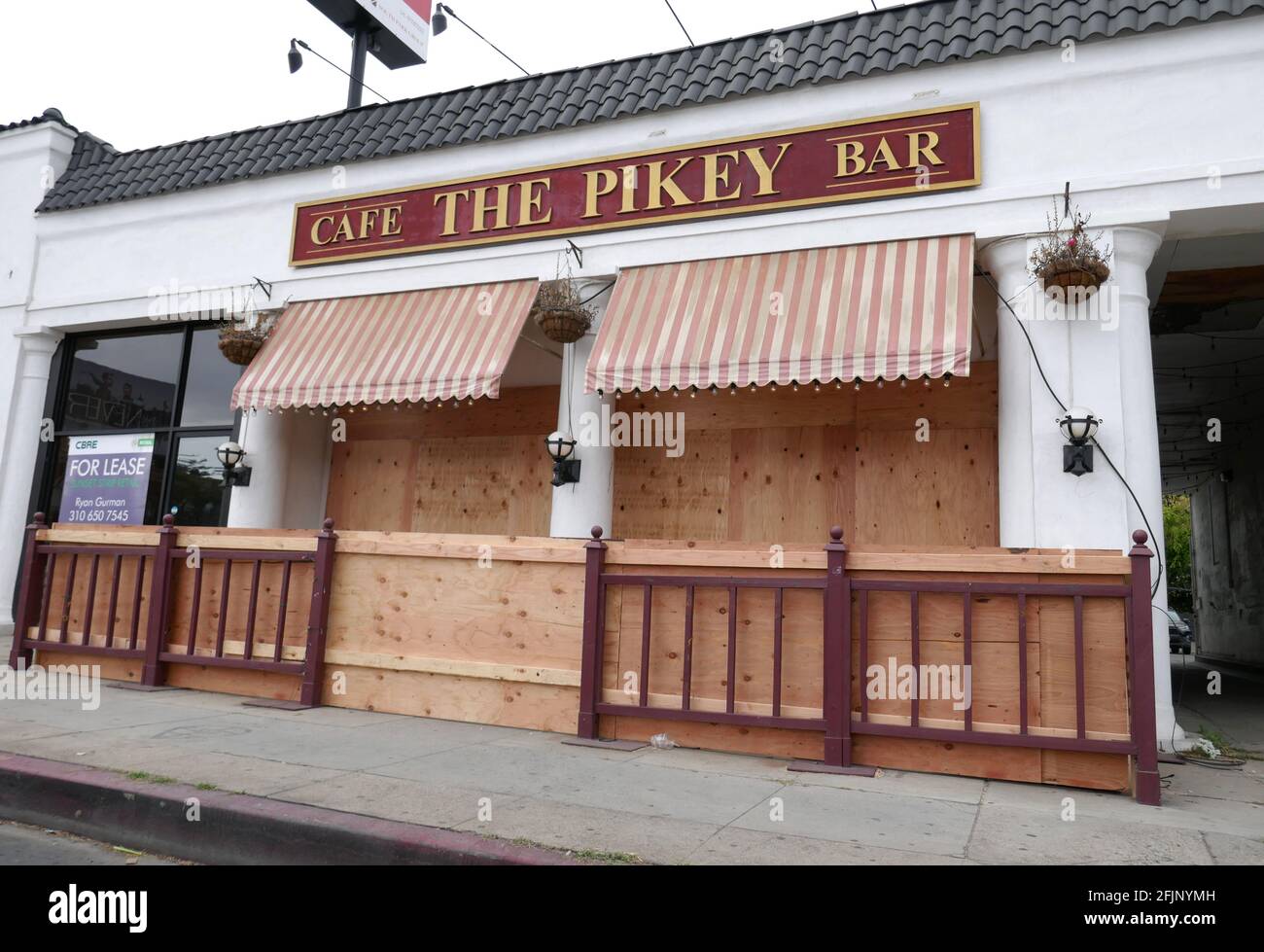 Pikey bar hi-res stock photography and images - Alamy