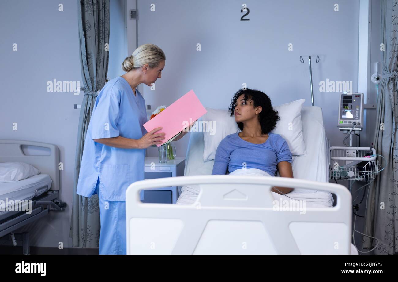 Patient sitting up doctor hi-res stock photography and images - Alamy