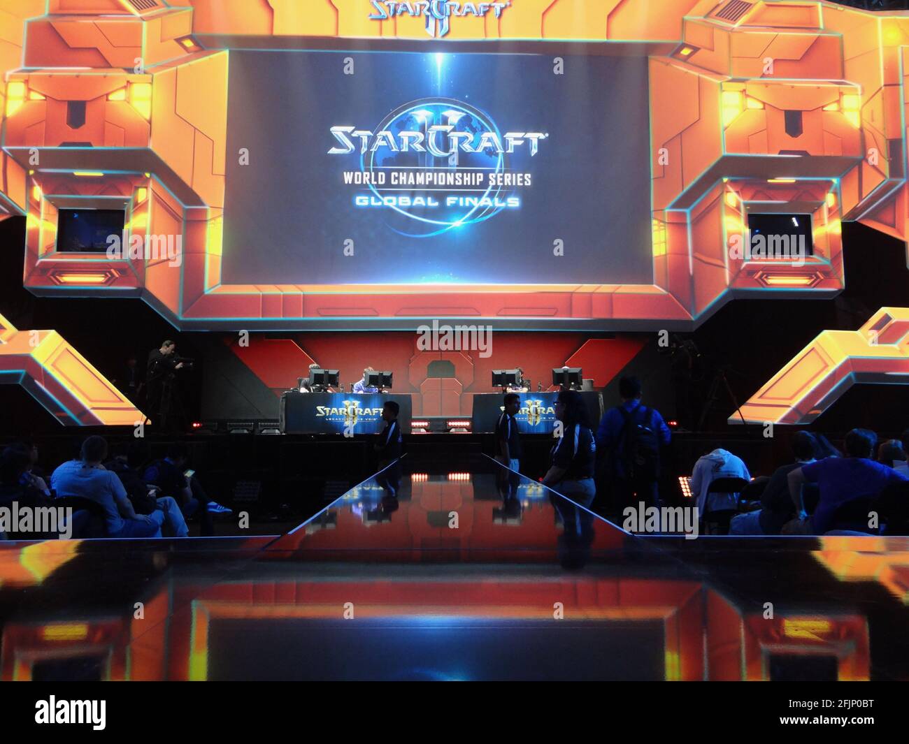 Starcraft video game hi-res stock photography and images - Alamy