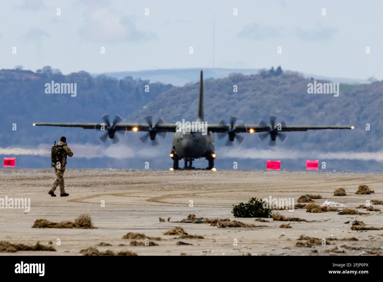 Raf brize norton hercules hi-res stock photography and images - Alamy