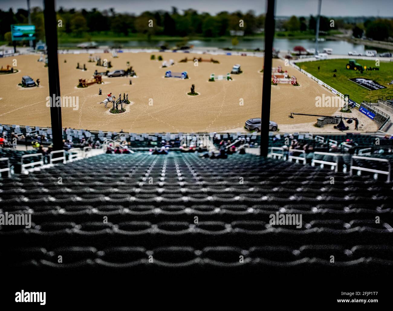 Stadium jumping hi-res stock photography and images - Alamy