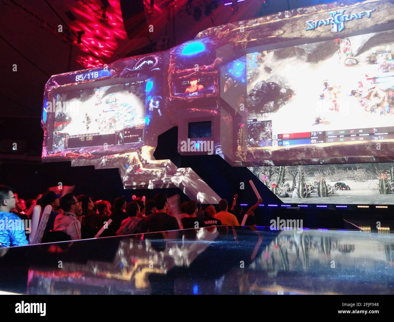 Starcraft video game hi-res stock photography and images - Alamy