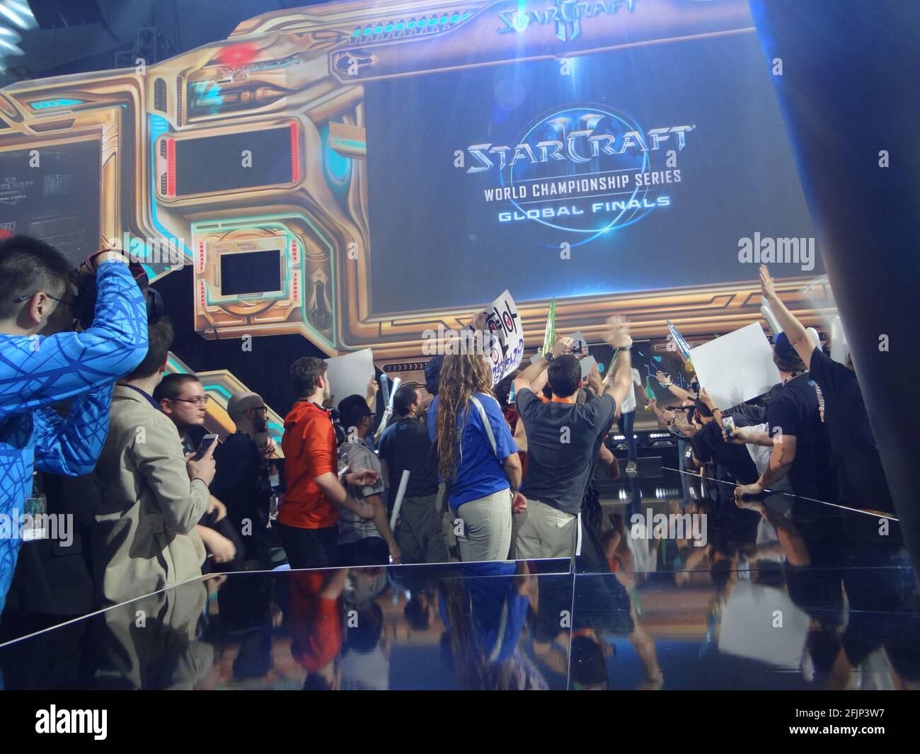 Starcraft video game hi-res stock photography and images - Alamy