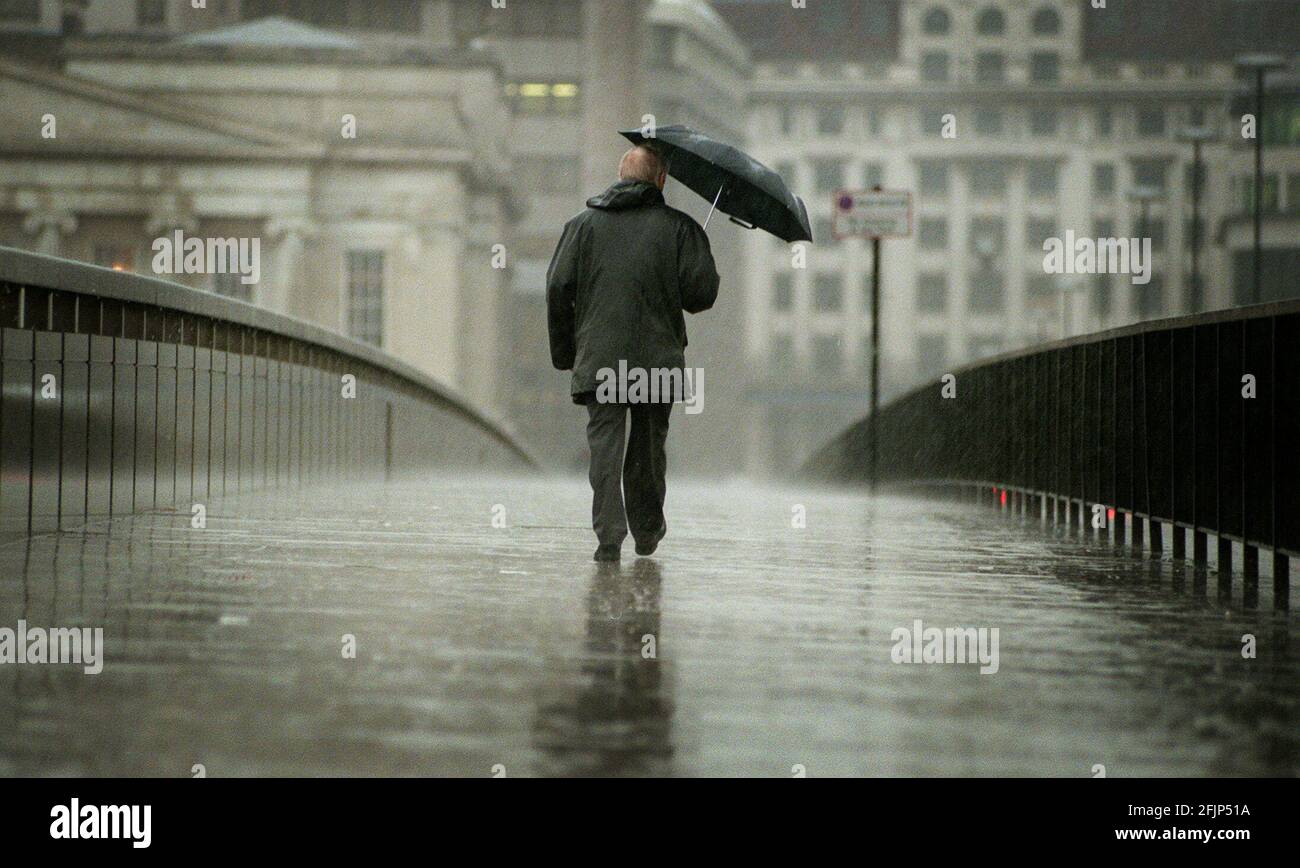 Raining in London November 2000 Stock Photo - Alamy