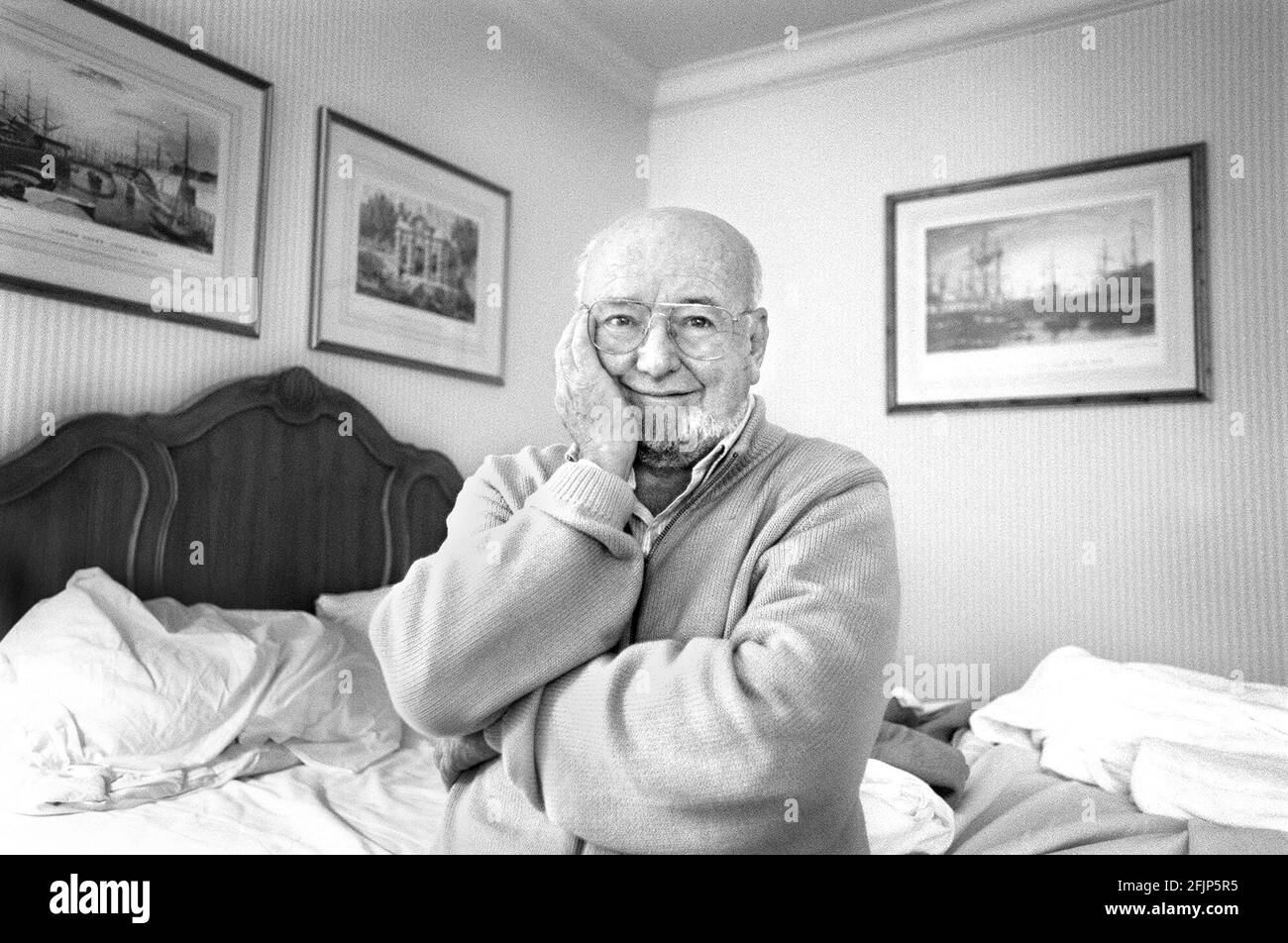 THOMAS KENEALLY AUTHOR OCTOBER 2000 Stock Photo - Alamy