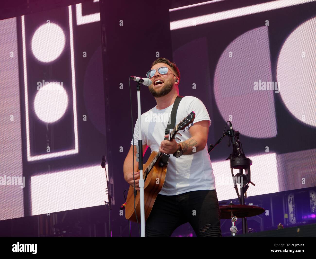 Rock group hi-res stock photography and images - Alamy