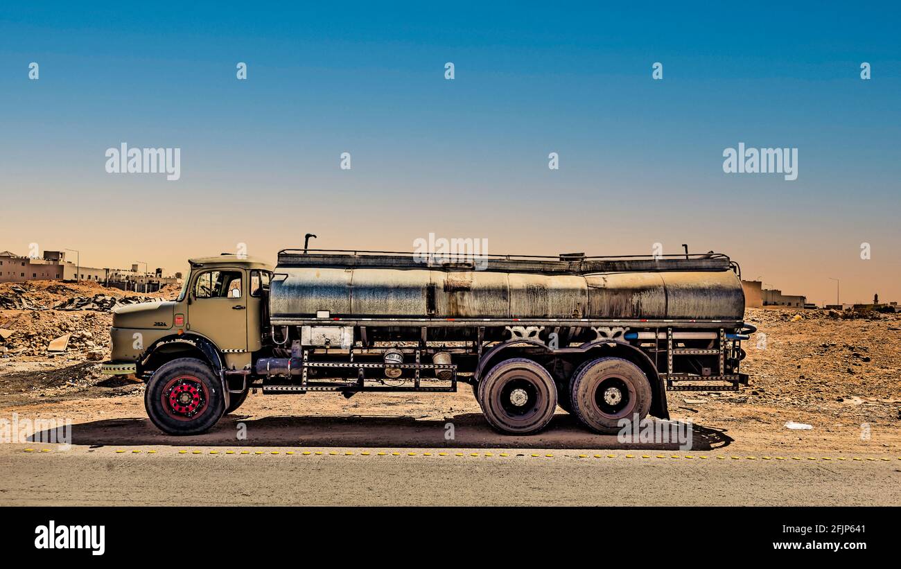 Saudi arabia water truck hi-res stock photography and images - Alamy