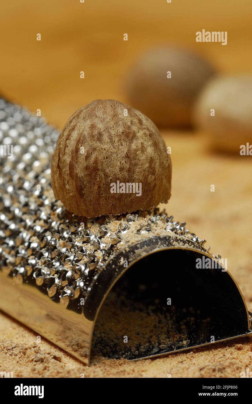 Nutmeg, nutmeg grater (Myristica fragrans), nutmeg Stock Photo - Alamy