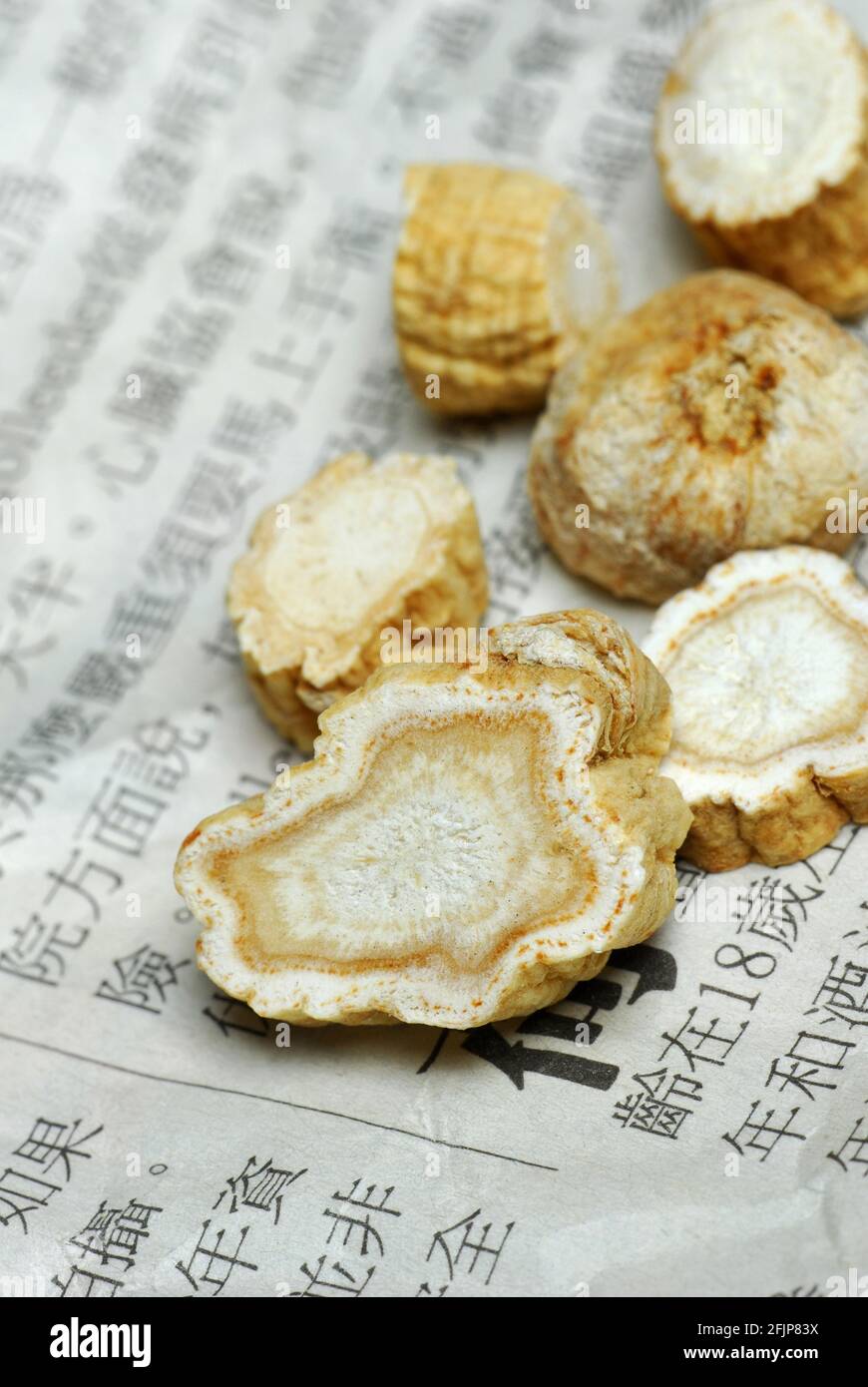 Real ginseng, sliced ginseng root, seng, Ginseng (Panax ginseng) Korean ...