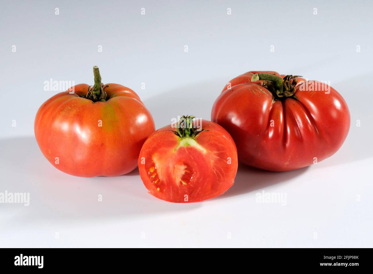 Tomatoes (Solanum lycopersicum) Silesian raspberry Stock Photo - Alamy