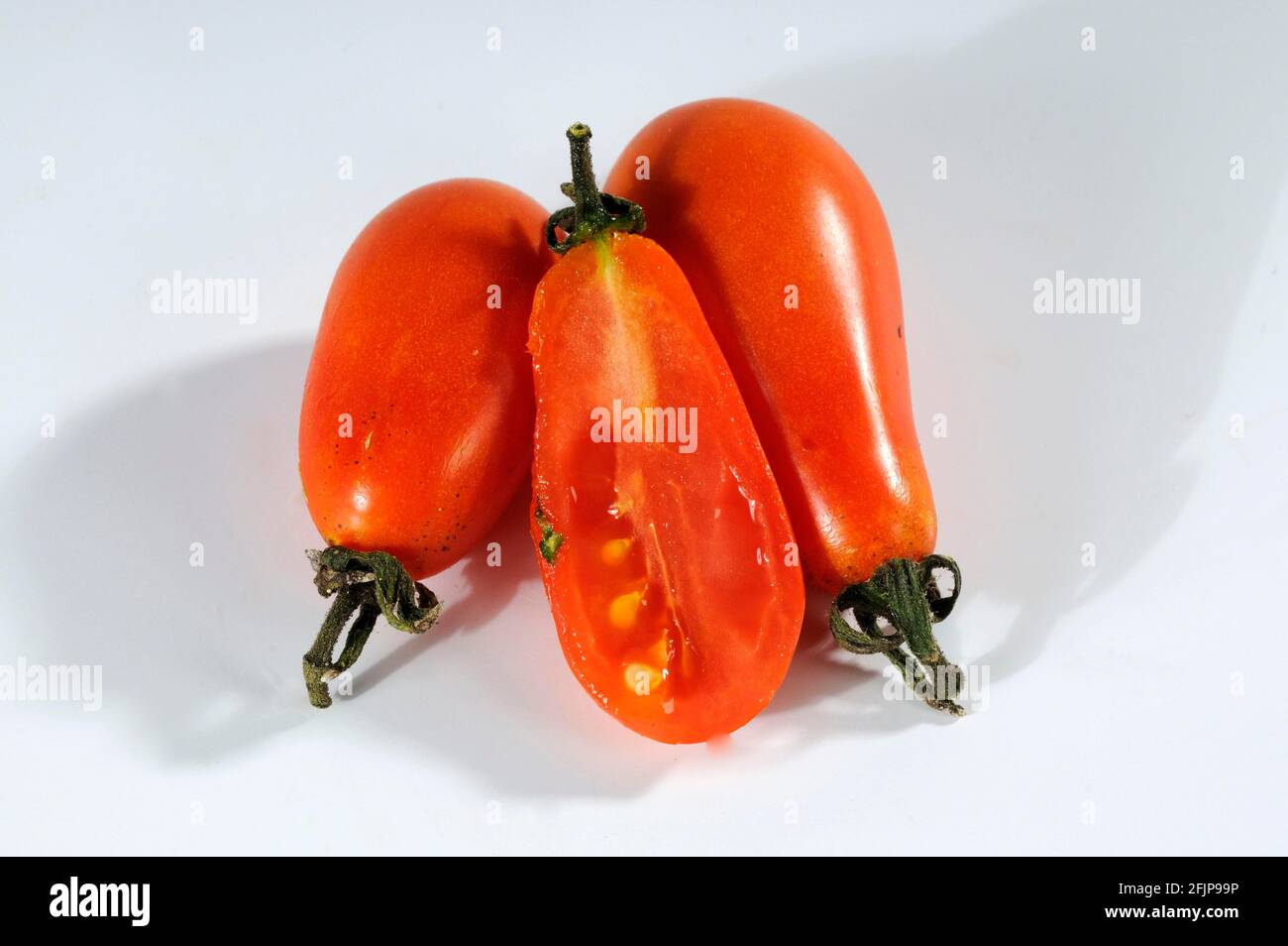 Tomatoes (Solanum lycopersicum) Fruit Stock Photo - Alamy