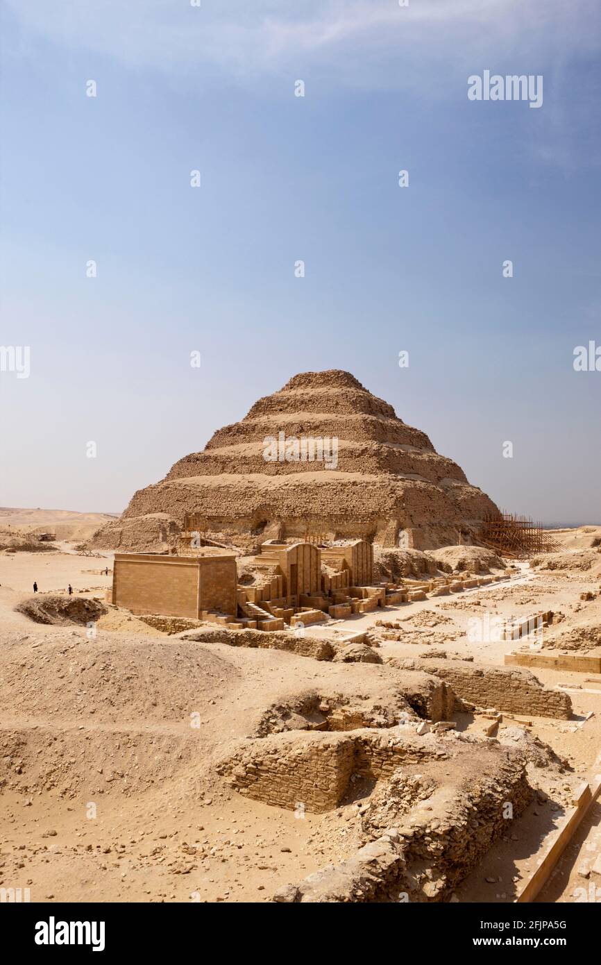 Egypt sakkara pyramid hi-res stock photography and images - Alamy