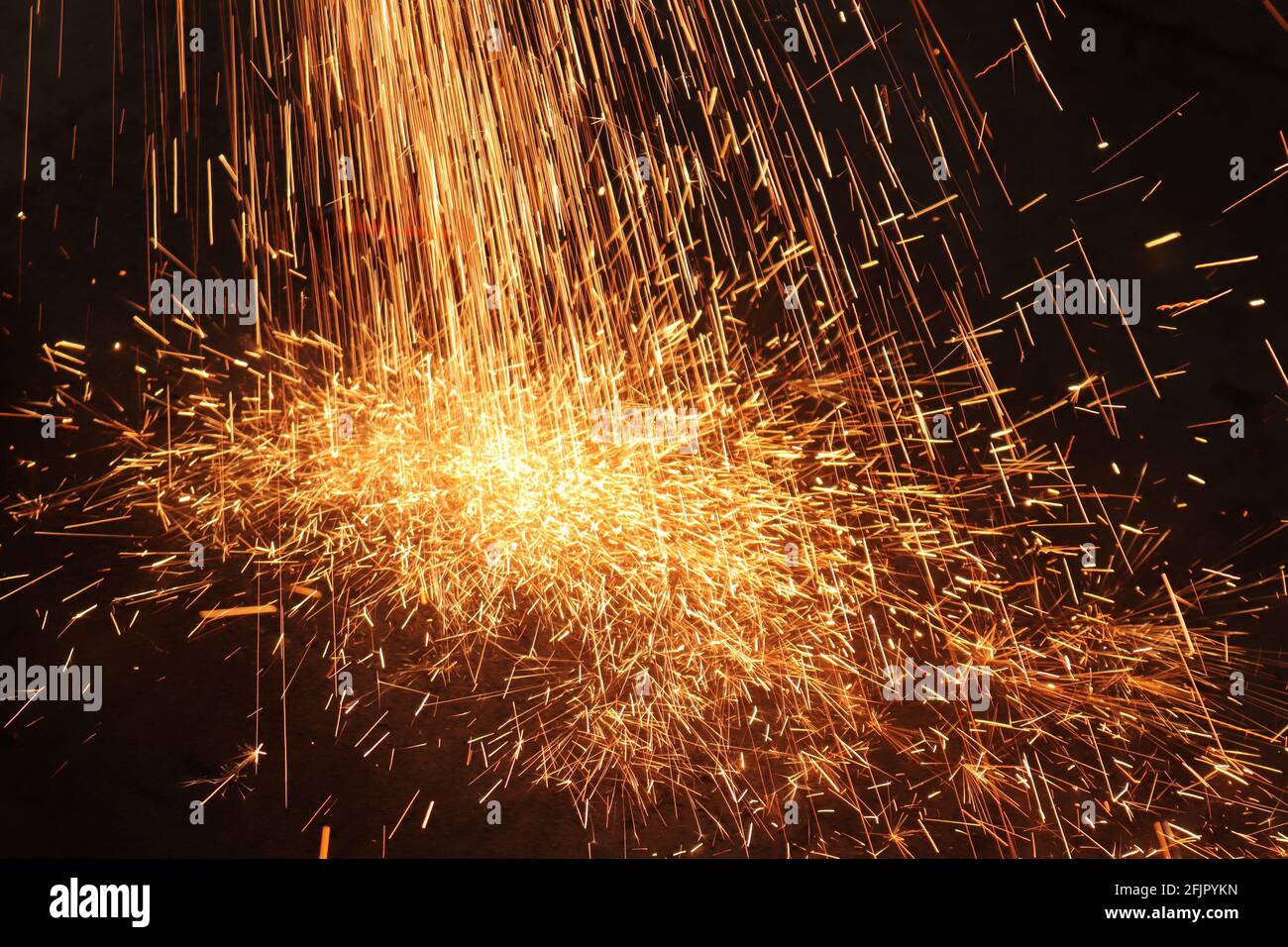 Metal texture sparks hi-res stock photography and images - Alamy