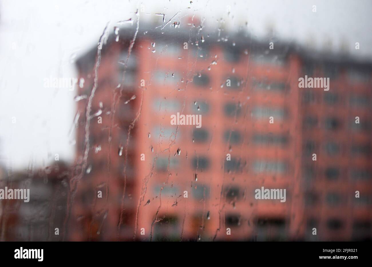Real raindrops on window hi-res stock photography and images - Alamy