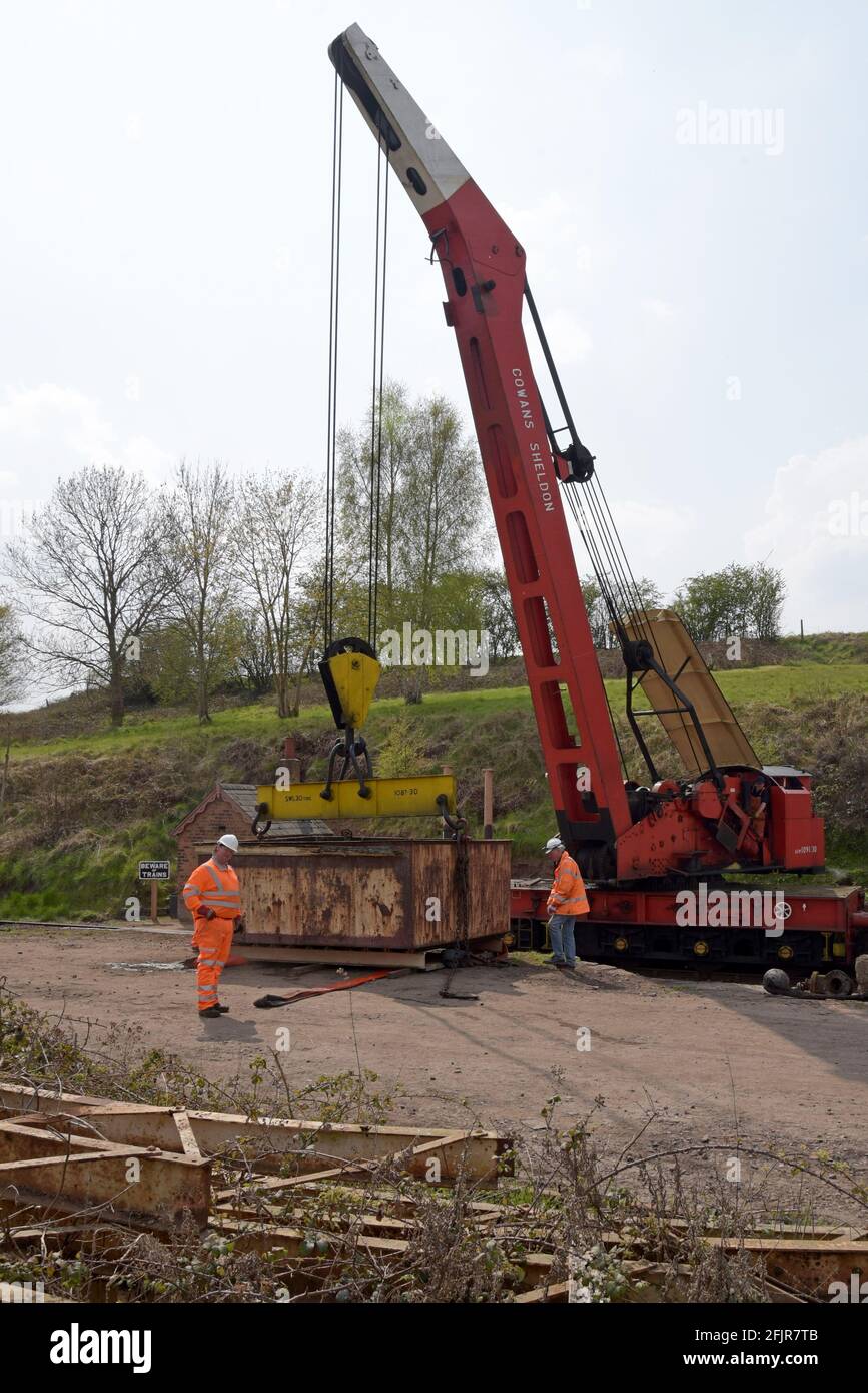 Severn Valley Railway volunteers using a Cowans Sheldon 30-ton steam ...