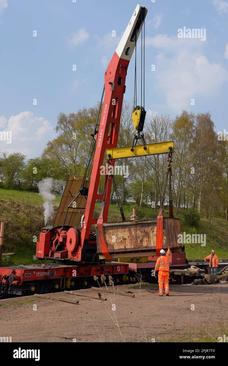 Severn Valley Railway volunteers using a Cowans Sheldon 30-ton steam ...
