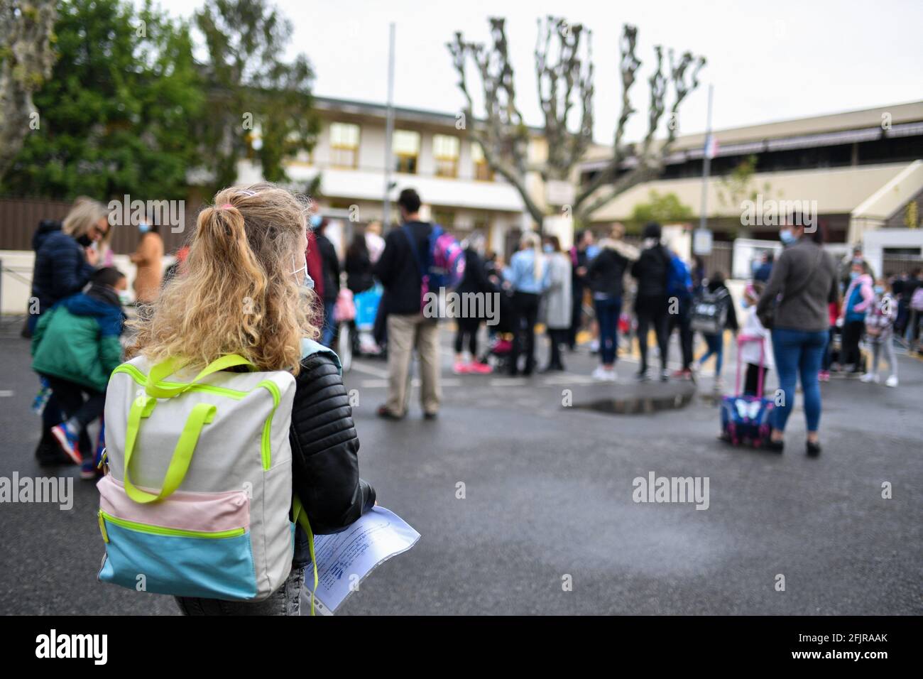 Back to school with strict protocol and mass screening tests. Golf-Juan ...