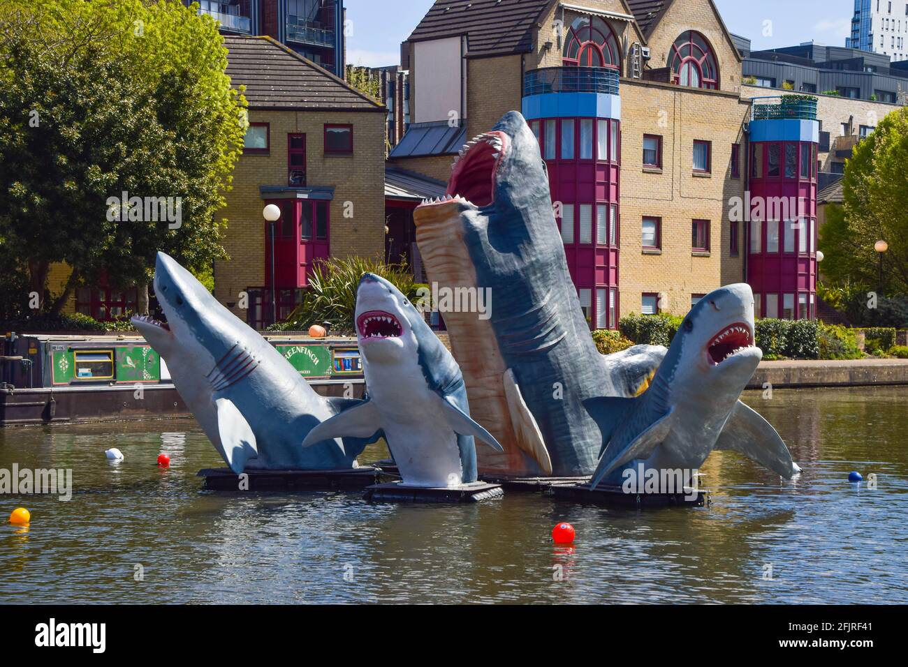 Great white shark sculpture hi-res stock photography and images - Alamy