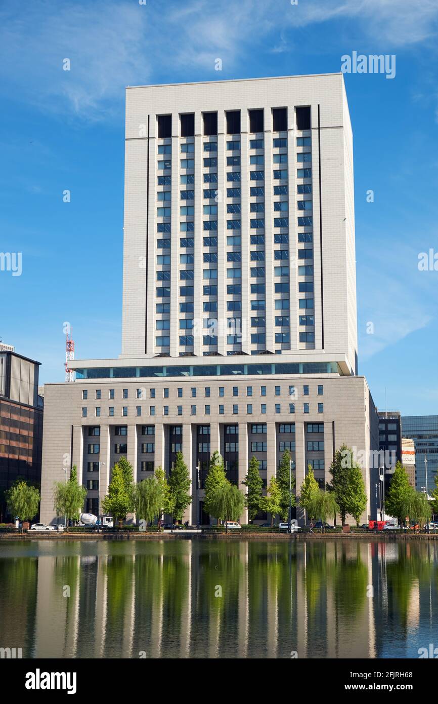 DN Tower 21 historical office building in Marunouchi district of Tokyo ...