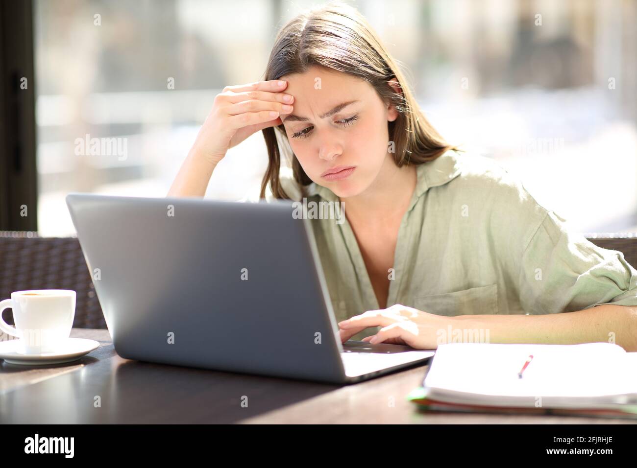 Student worried hi-res stock photography and images - Alamy