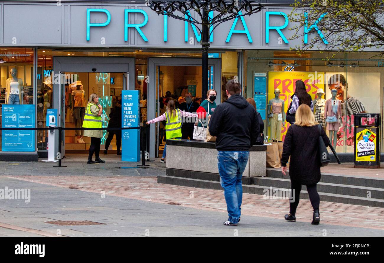 Primark retail outlet city centre hi-res stock photography and images ...