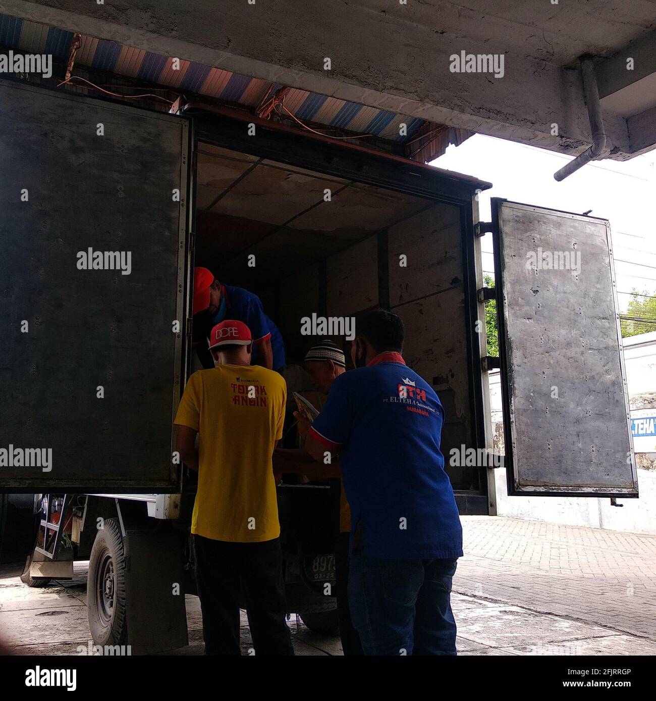 Lorry transport indonesia hi-res stock photography and images - Alamy