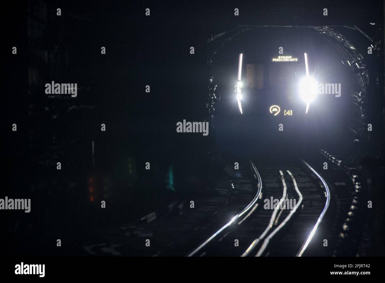 Tunnels of the Moscow subway Stock Photo - Alamy