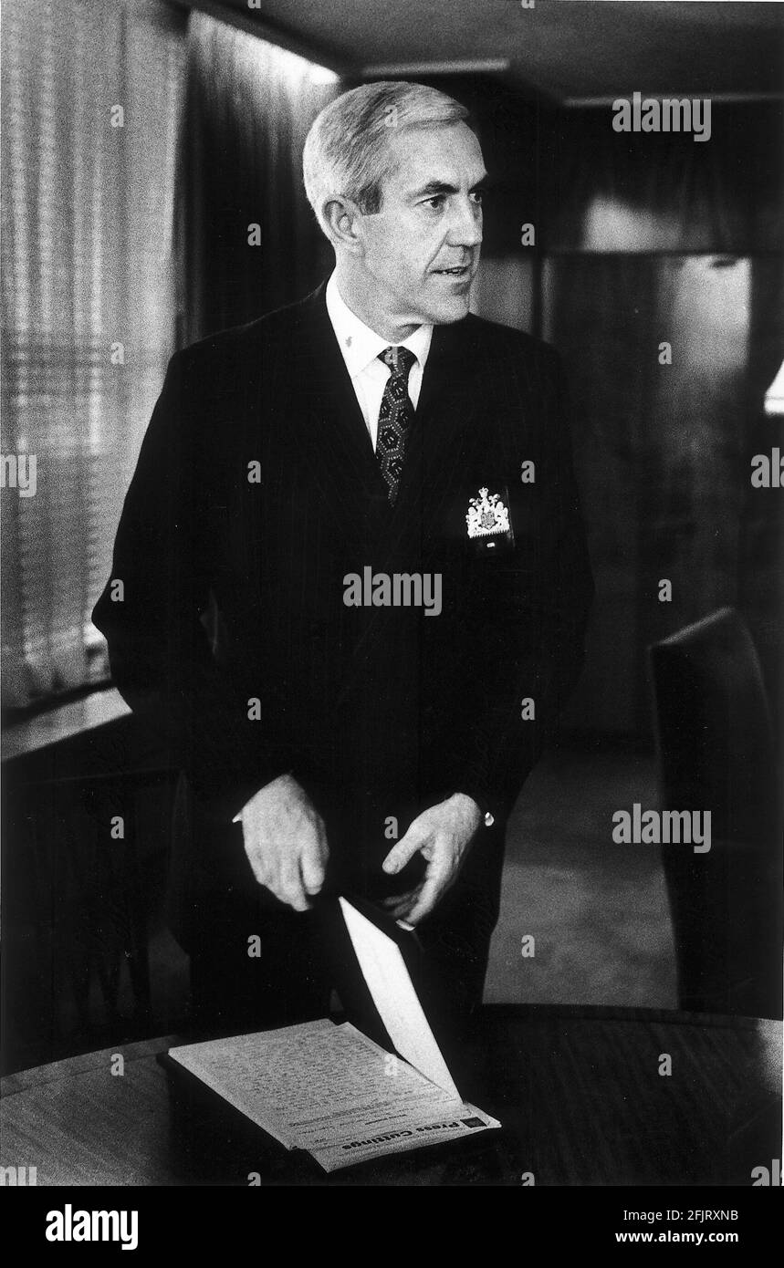 Paul condon hi-res stock photography and images - Alamy