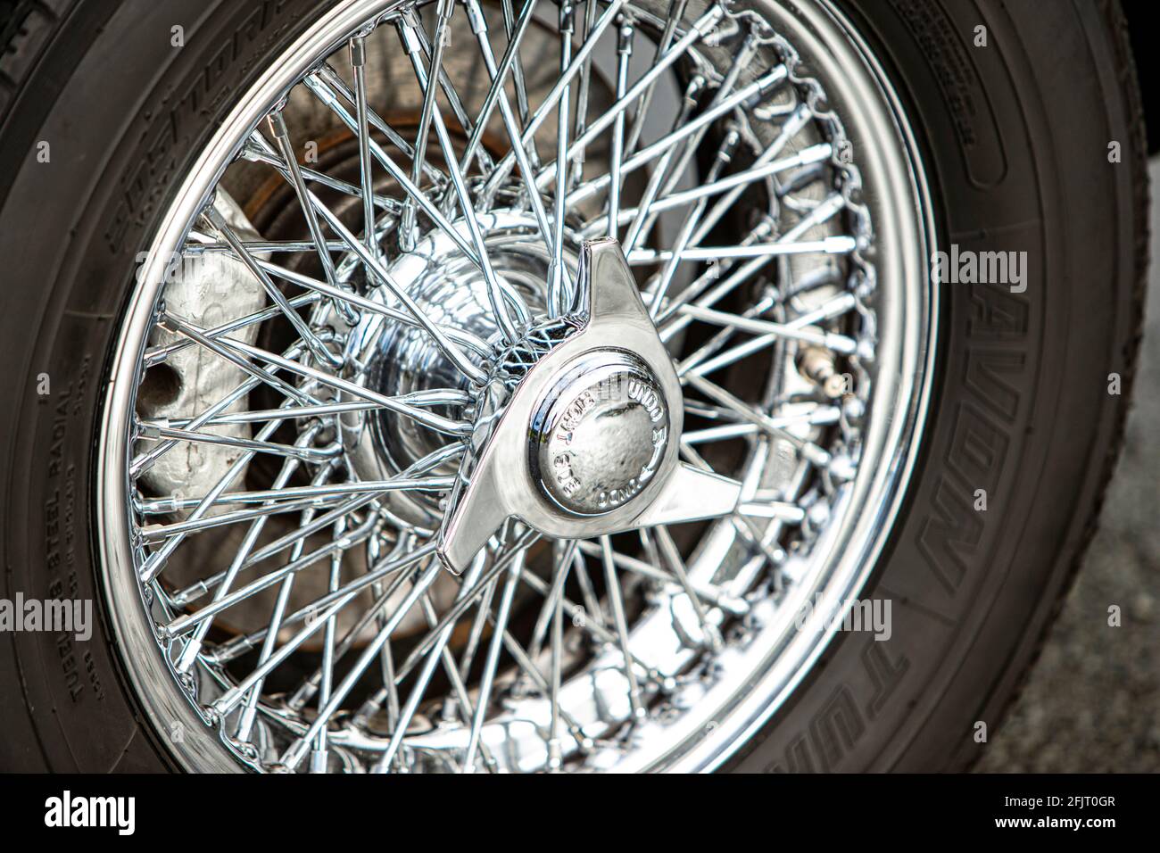 1965 Aston Martin DB5 wire spoke wheel Stock Photo - Alamy