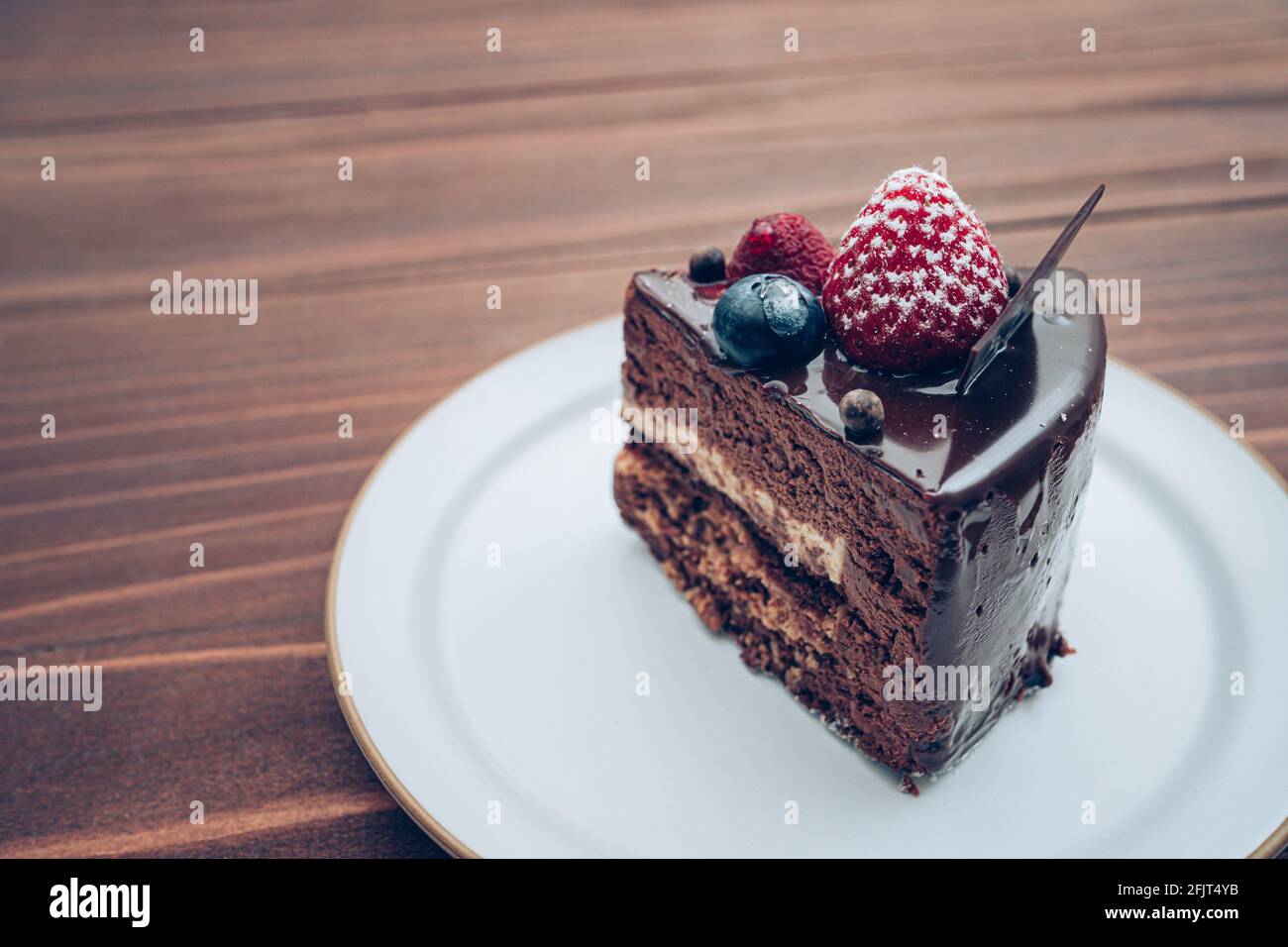 Chocolate strawberry cake hi-res stock photography and images - Alamy