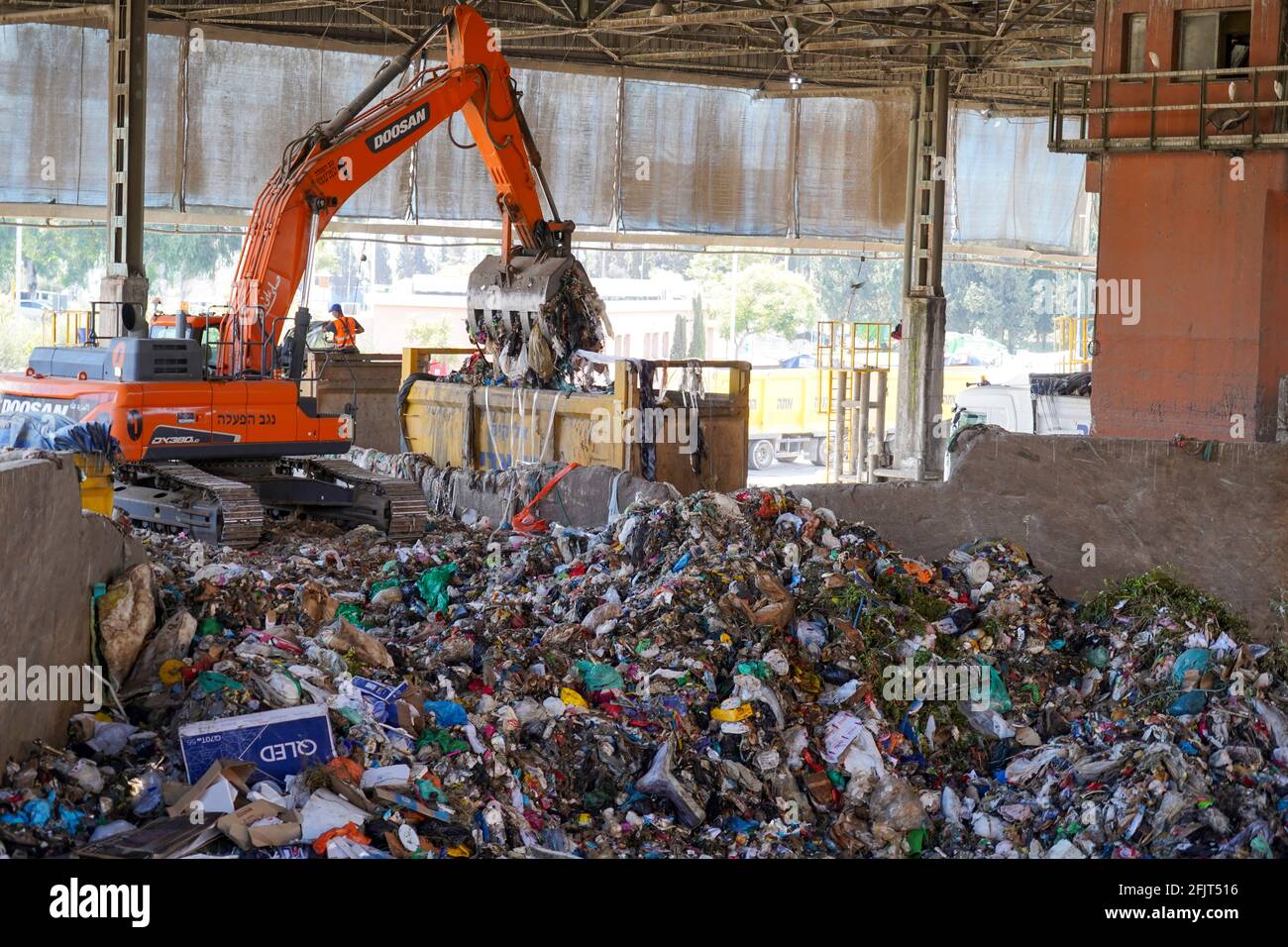 Waste collection centre hi-res stock photography and images - Alamy