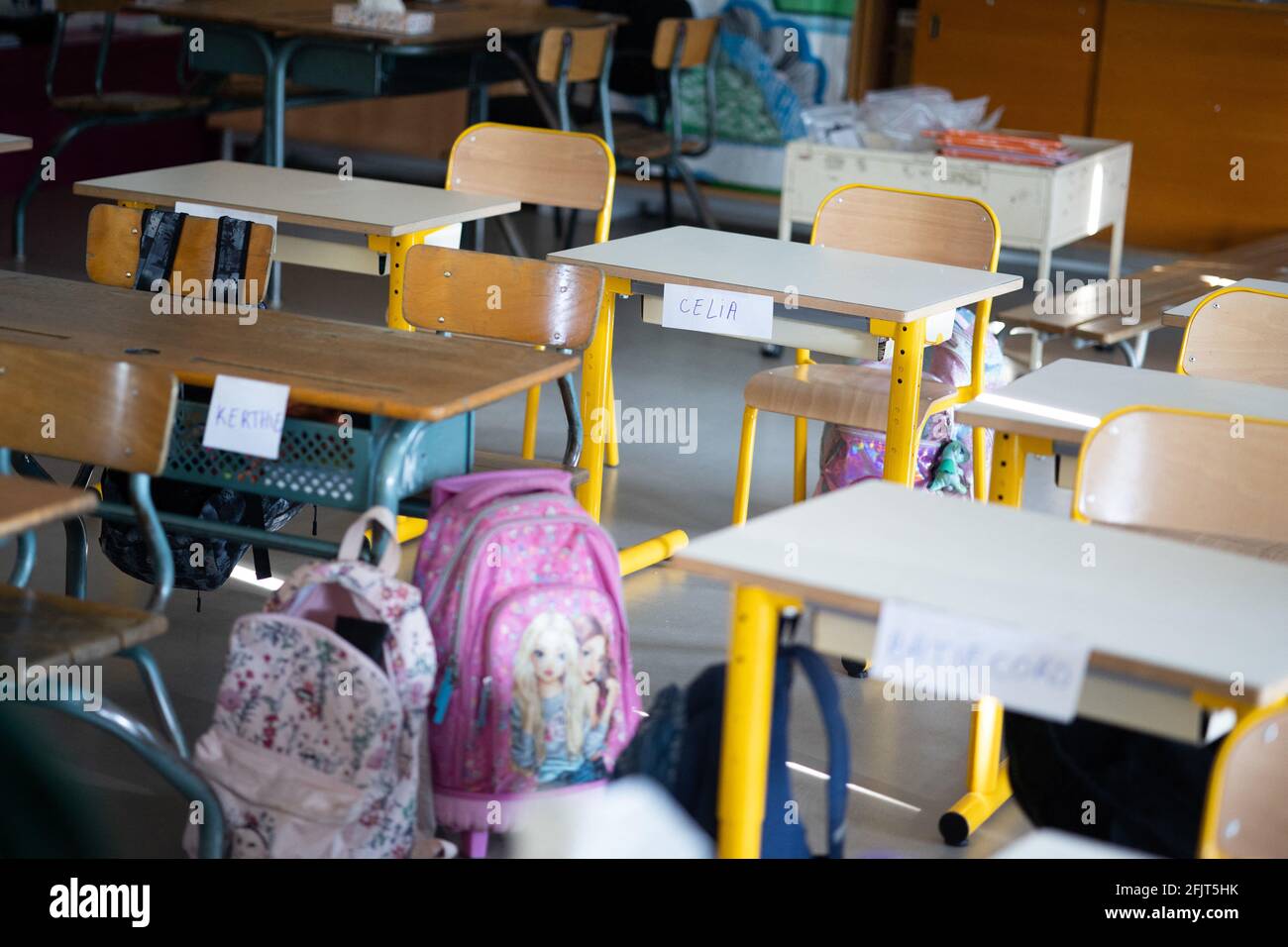 School closure empty classroom hi-res stock photography and images - Alamy