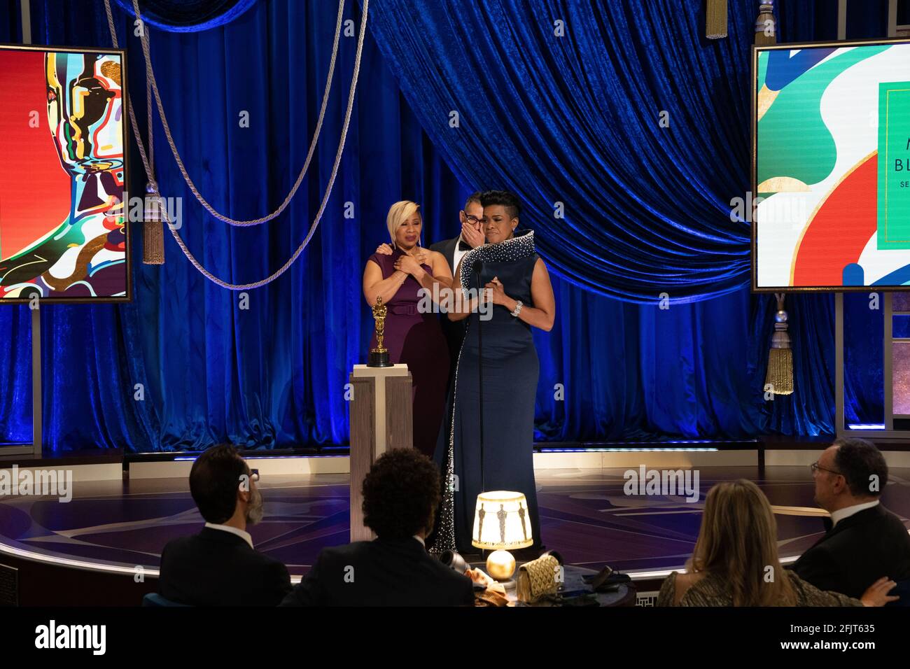 Jamika Wilson (L), Sergio Lopez-Rivera and Mia Neal accept the Oscar ...