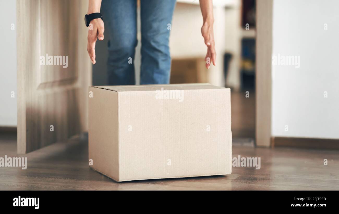 Picking up mail hi-res stock photography and images - Alamy