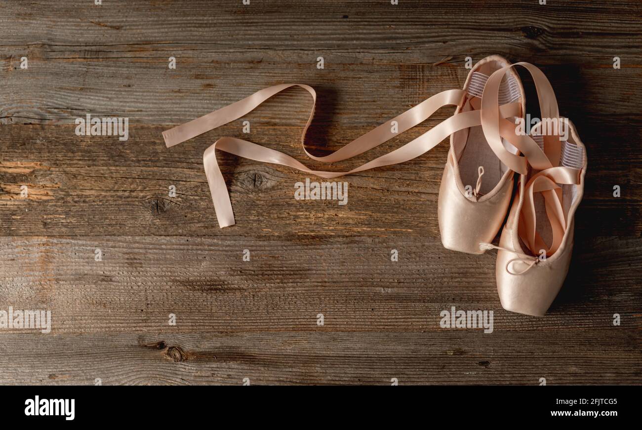 Pointe shoe hi-res stock photography and images - Alamy